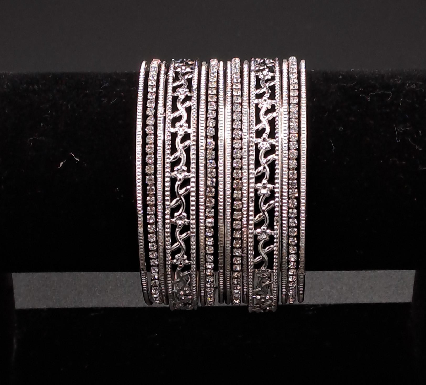 Bangles Archives - Lajward.pk